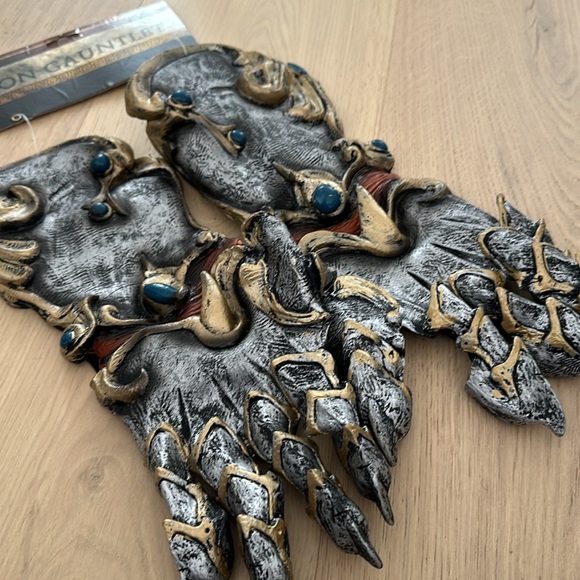 Disguise | Accessories | Disguise Medieval Claw Gauntlets Adult Gloves ...